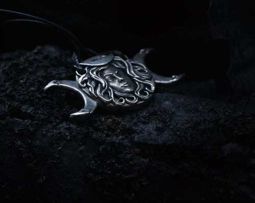 Lambent with eternal silver, like the Moon in its prime, how significa