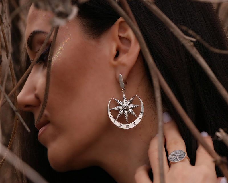 ISHTAR INNANA EARRINGS 925 sterling Silver with a latch back lock